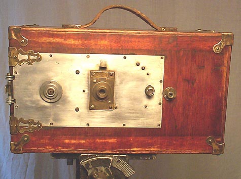 A DeVault Noble camera
